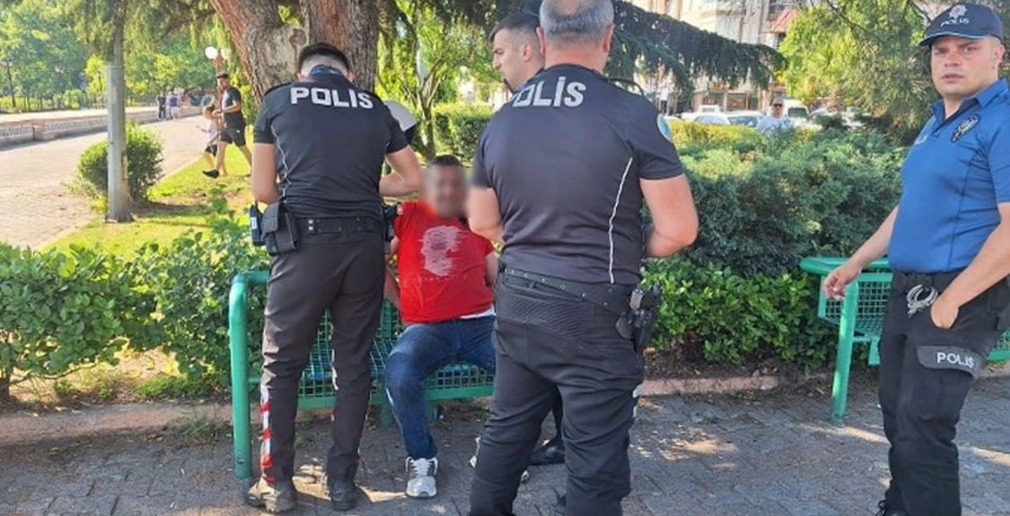 Polis taciz iddiasıyla gözaltına aldı | Akçakoca TV
